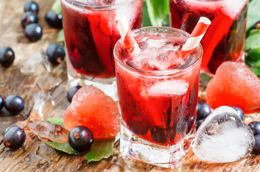 Kokeile tätä herkullista mustaherukkamocktailia - Keventäjät.fi