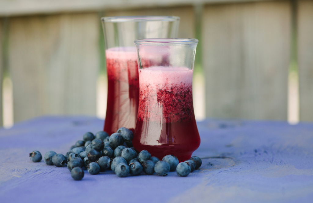 Tee tämä mustikkamehu – helppo ja vitamiinipitoinen kotijuoma ...